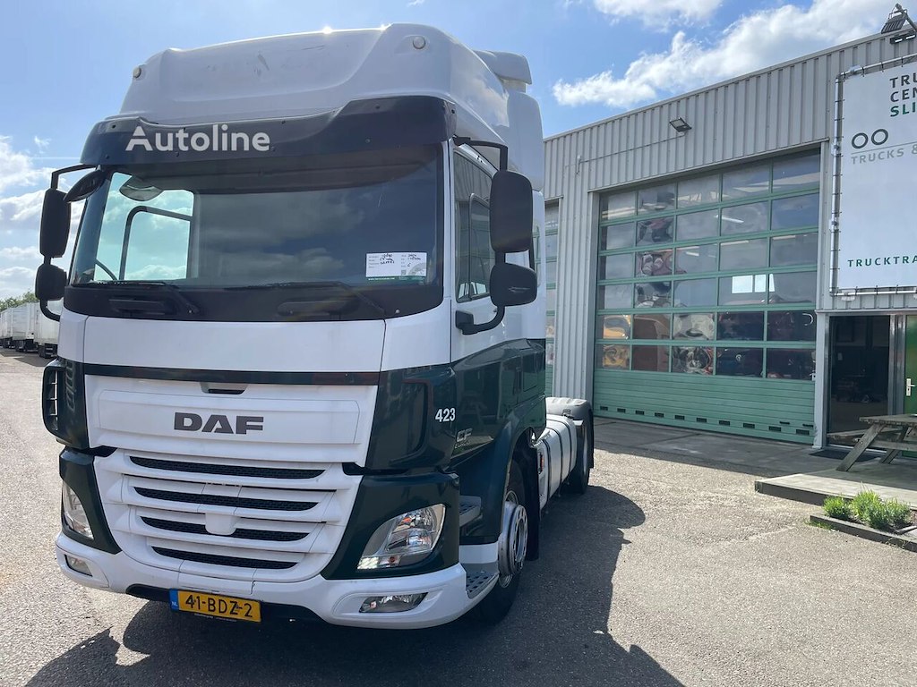 DAF CF 400 1 x tank tegljač