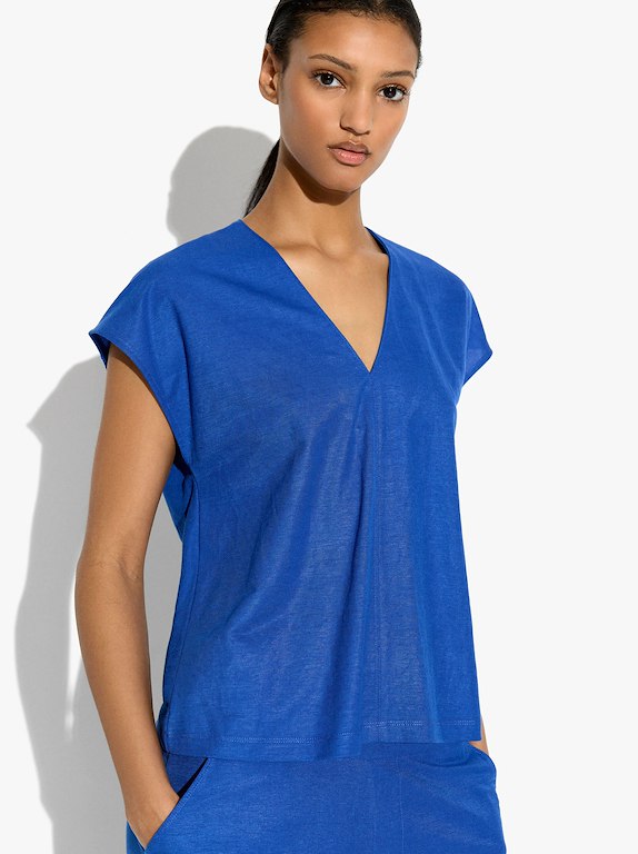 PLAIN TOP WITH V-NECK