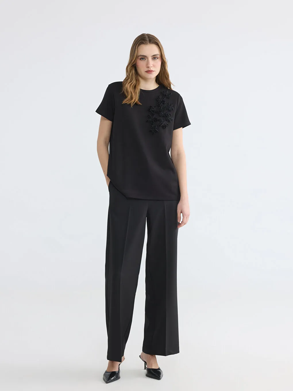 LCW EVERYDAY Bluza Sa Okruglim Izrezom I Cvetnim Aplikacijama