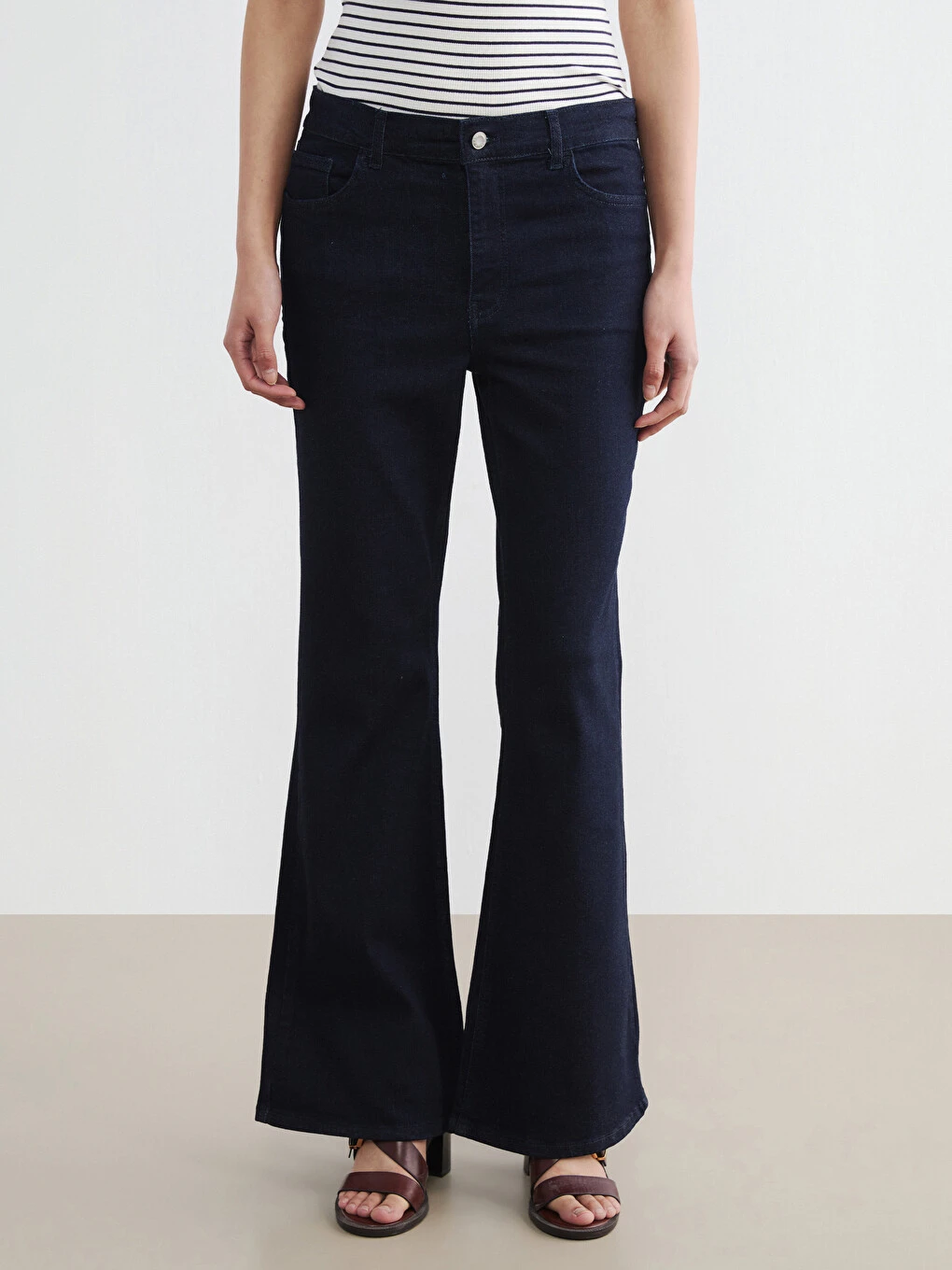 LCW Jeans Ženske Farmerke Sa Visokim Strukom I Zvonastim Nogavicama