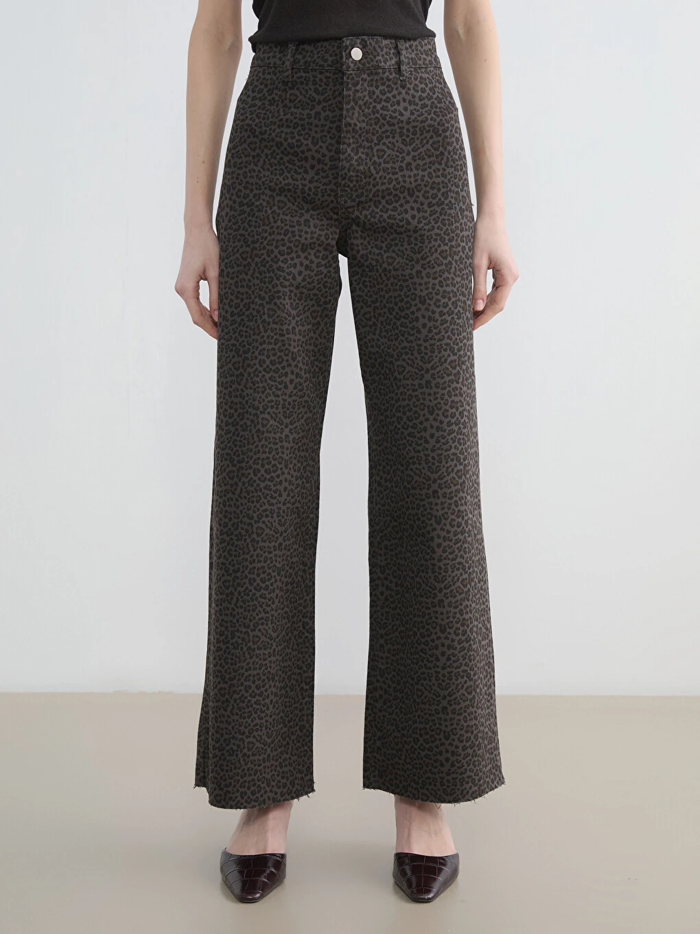LCW Modest Ženske Farmerke Sa Širokim Nogavicama I Leopard Printom.
