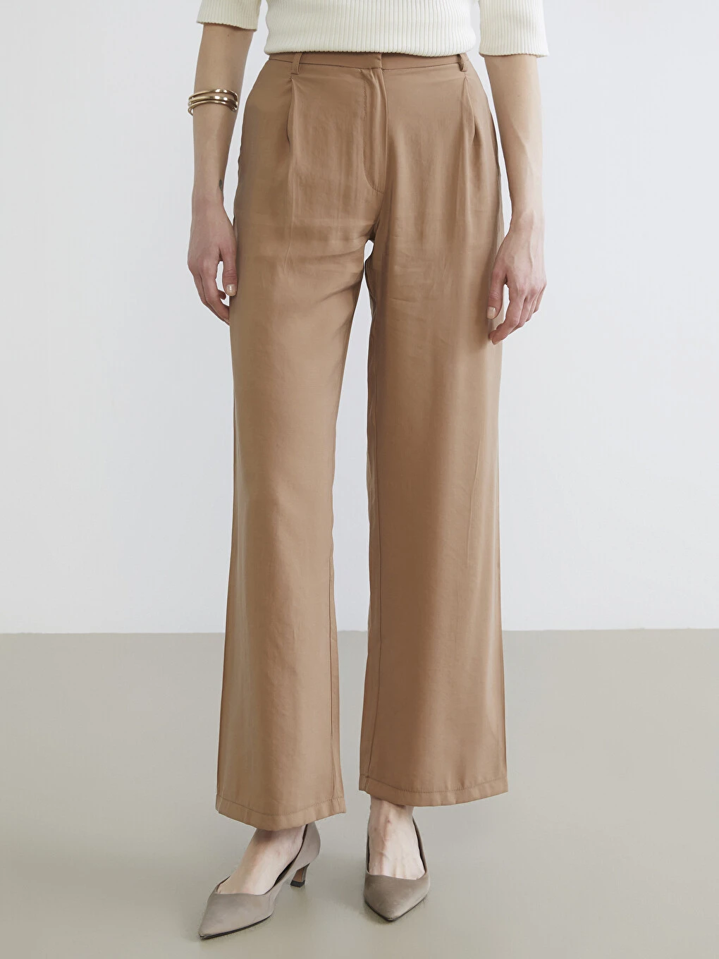 LC WAIKIKI Ženske Plisirane Pantalone Širokih Nogavica