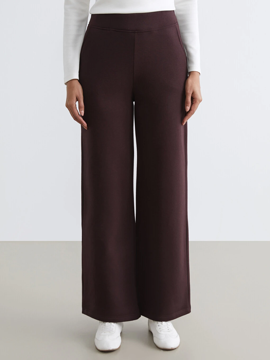 LCWAIKIKI Basic Ženske Široke Pantalone Od Debelog Materijala Sa Elastičnim Pojasom.