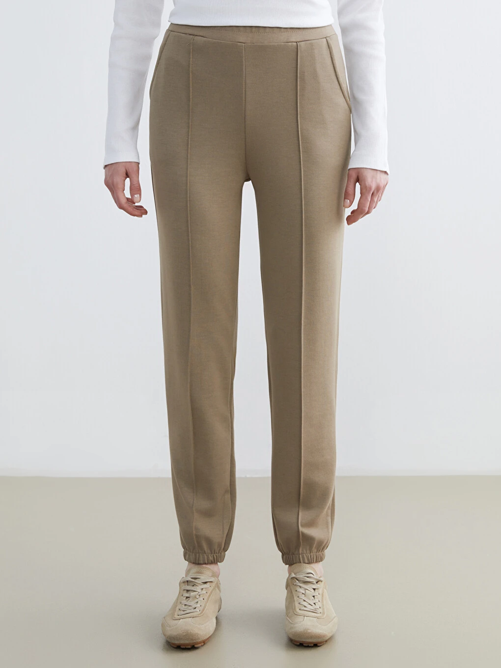 LC WAIKIKI Ženske Jogger Pantalone Sa Mekanim Dodirom I Elastičnim Pojasom.