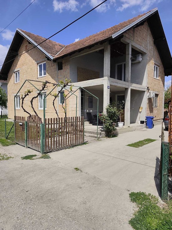 Kuca na prodaju 280m2 Sajlovo Novi Sad