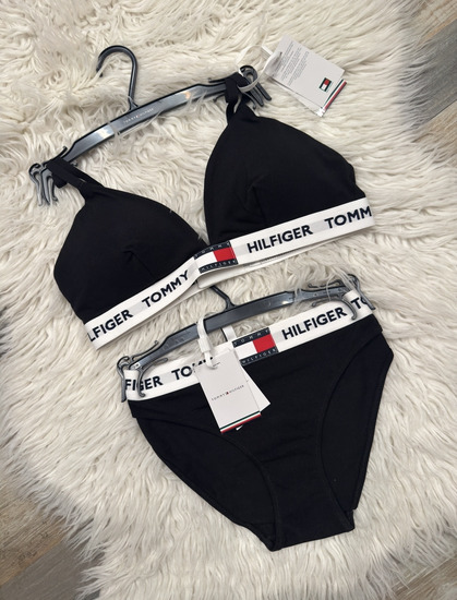 TOMMY HILFIGER grudnjak i gaćice NOVO