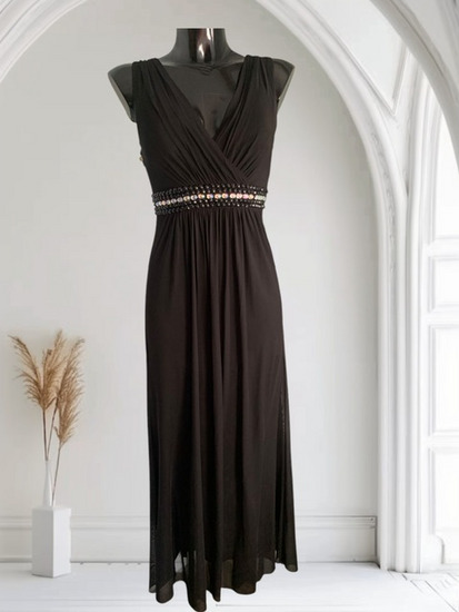 Elegantna duga haljina sa tilom