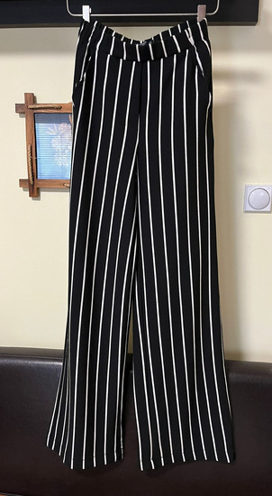 Prelepe široke pantalone XS/S