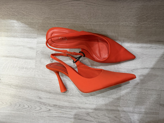 Zara stikle