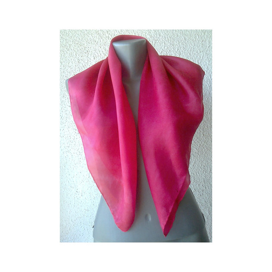 marama svilena ciklama 75x72 cm LAVA