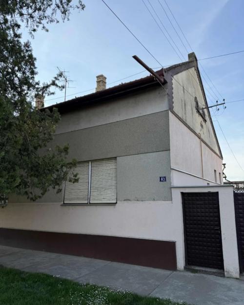Prodaje se kuća u Bačkom Gradištu