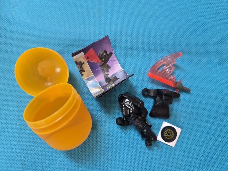STAR WARS Kinder figurica - Kylo Ren