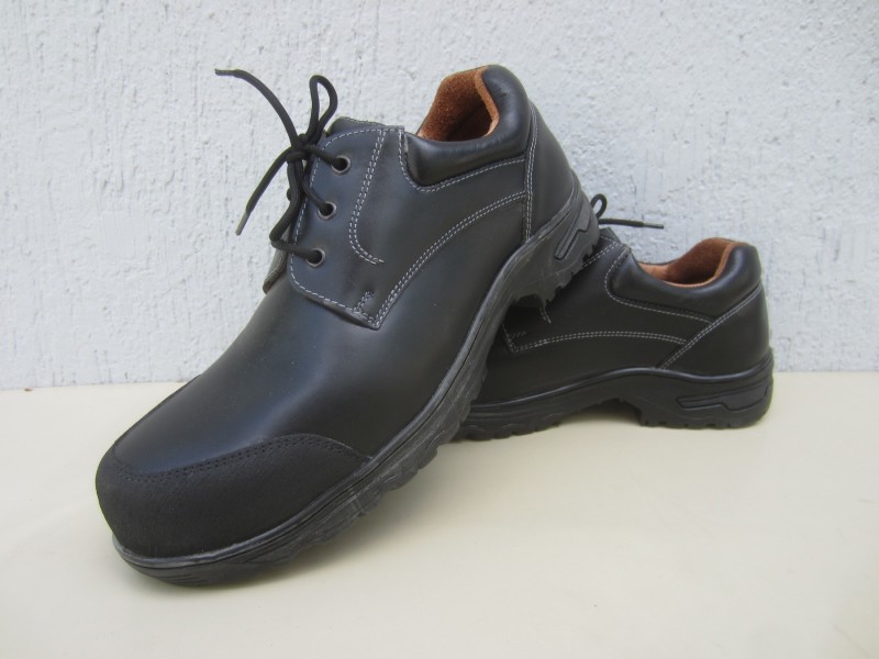 ZELEZNICAR muske HTZ cipele 44-NOVE