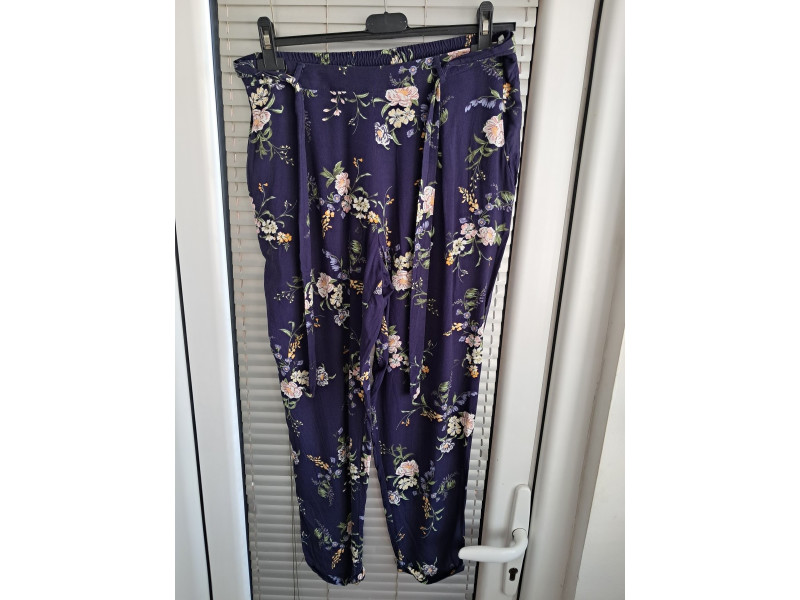 Cvetne Dorothy Perkins viskozne salvare vel 40