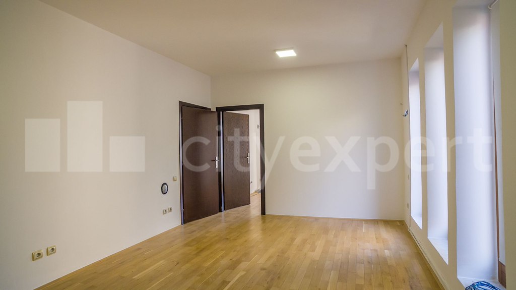 Poslovni prostor za izdavanje BEZ PROVIZIJE: Ostalo, 240m², Mijačka, Voždovac - 2000€
