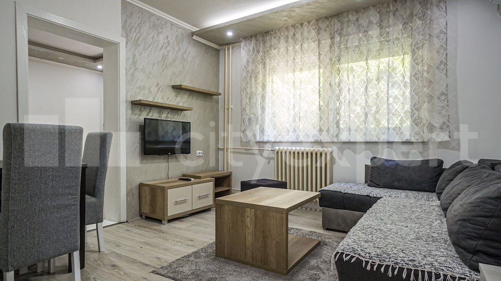 Stan Izdavanje Novi Sad Bez skrivenih troškova - 27m², Janka Čmelika, Novi Sad - 300€