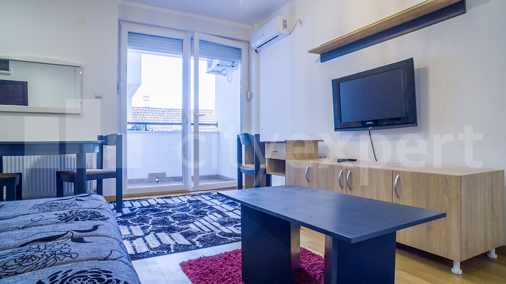 Stan Izdavanje Novi Sad Bez skrivenih troškova - 30m², Ilariona Ruvarca, Novi Sad - 350€