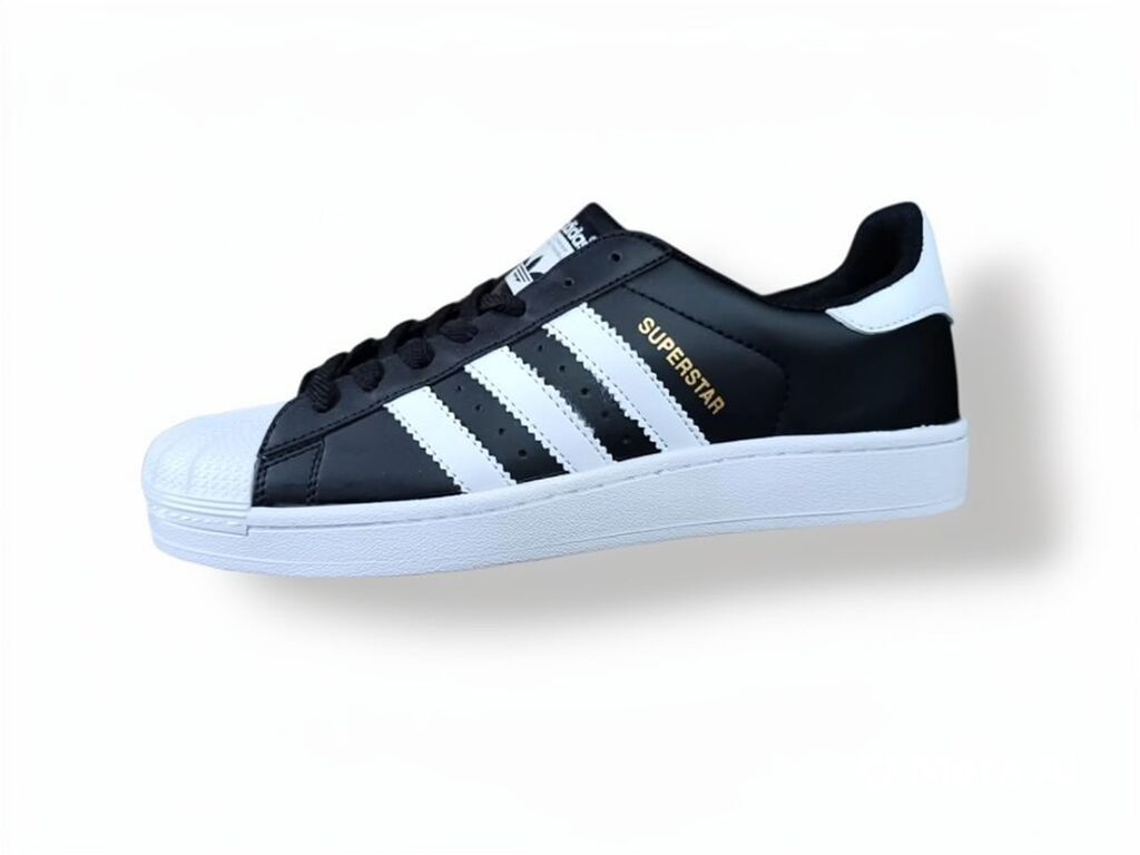 Adidas Superstar patike – crno‑bele - Ikoničan dizajn sa „shell toe”