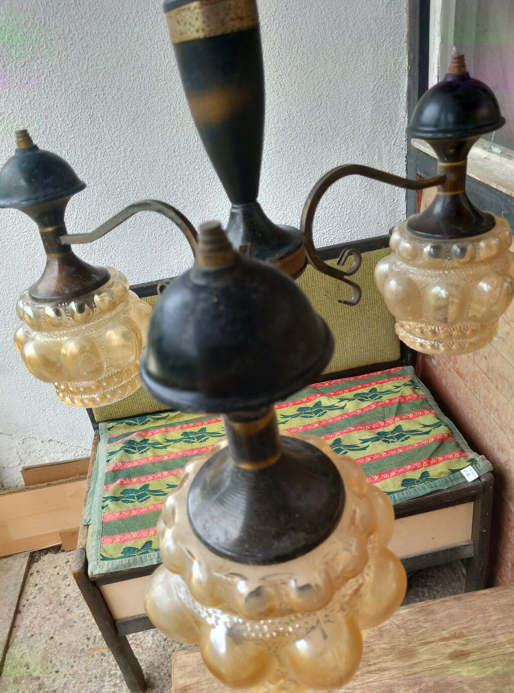 Vintage luster sa 3 kraka - Materijal: kombinacija metala i stakla