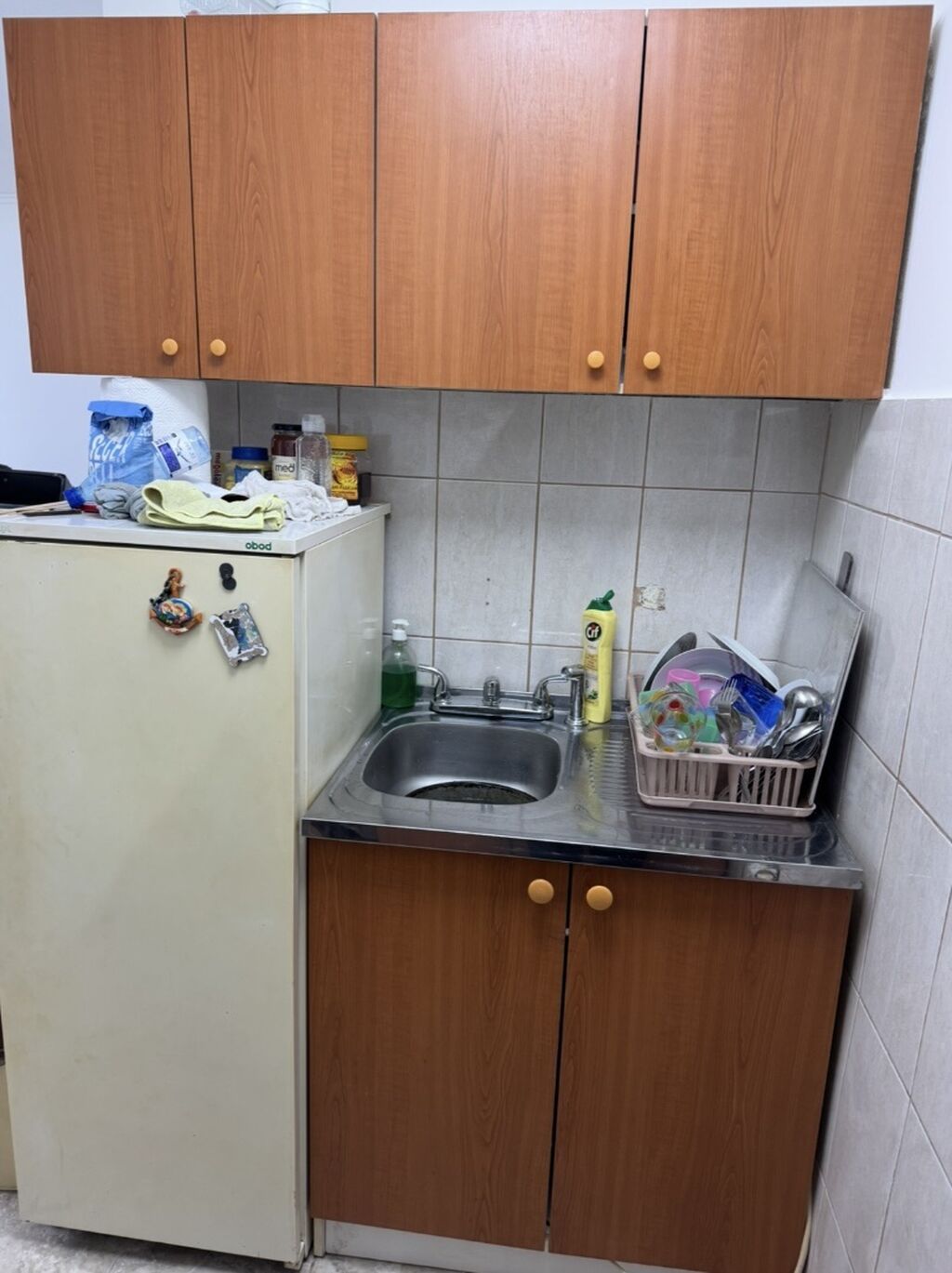 Kuhinja komplet+sudopera+ugradne ringle.Maksimalno ocuvano