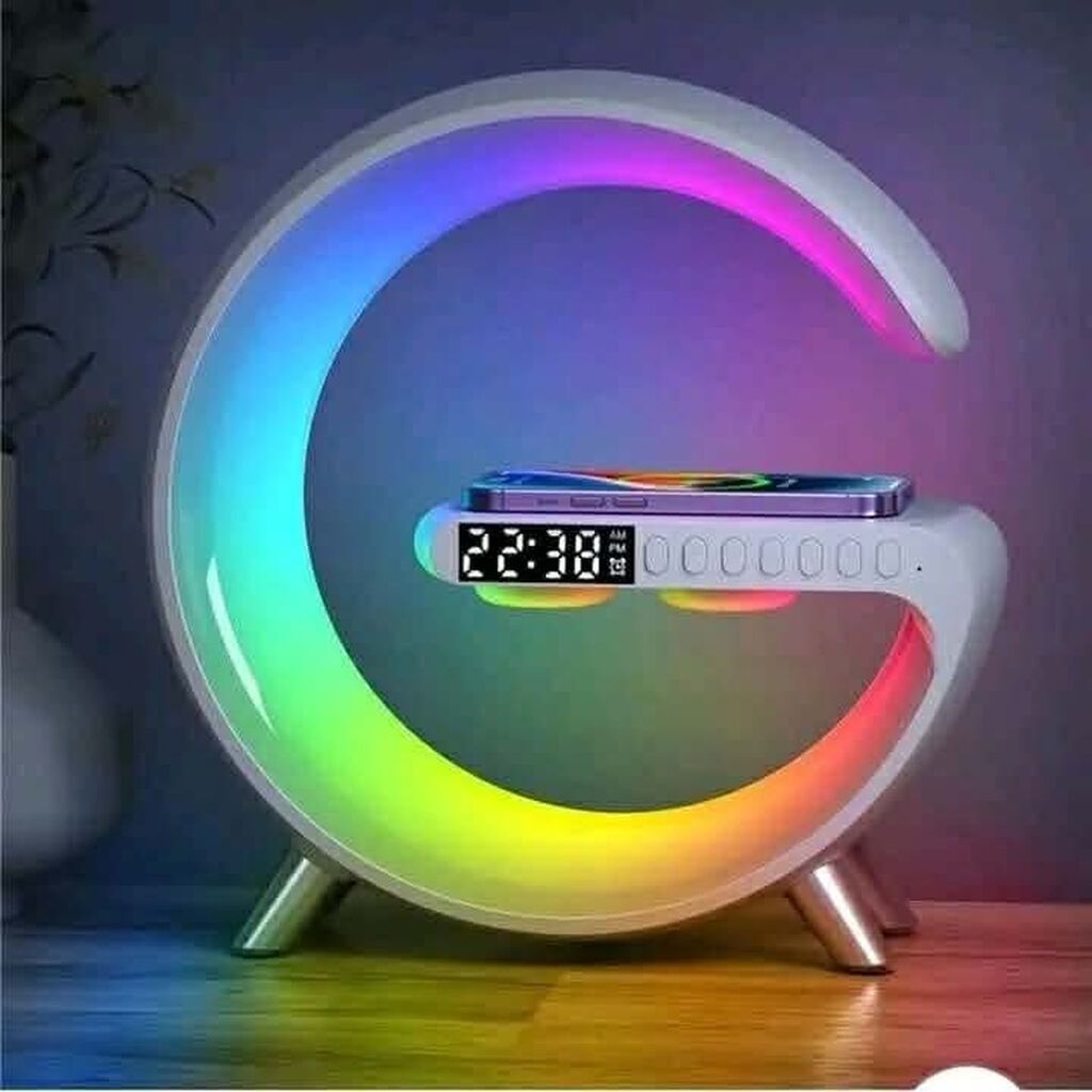 Pametna G RGB Lampa sa Zvučnikom i Bežičnim Punjačem 6u1 3.900 din
