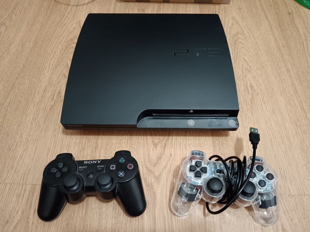 Sony 3 slim u odlicnom stanju, potpuno ispravan, odlicno ocuvan
