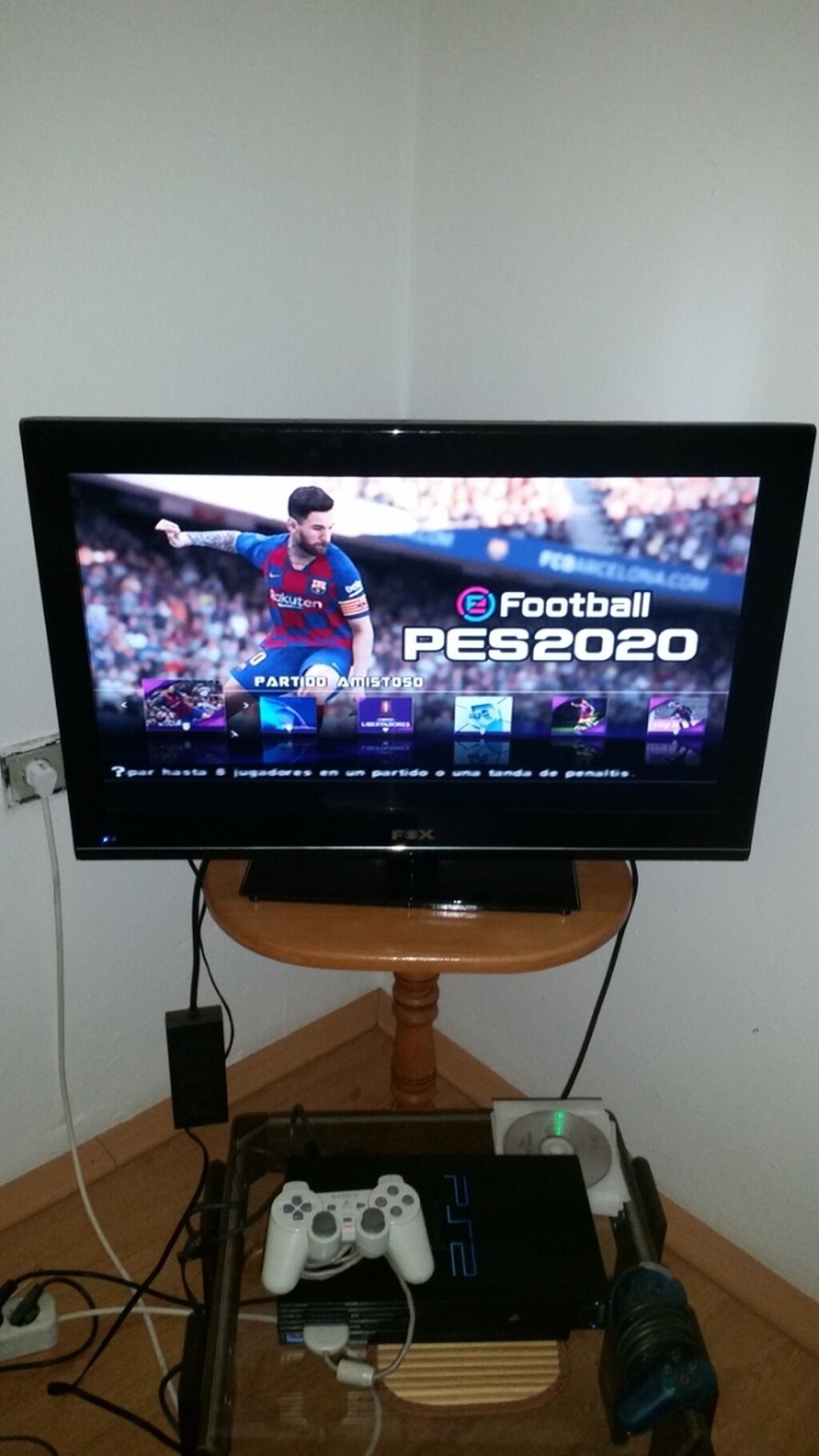 PES 2020 za sony playstation 2. Igra je nova nekoriścena. Testirana