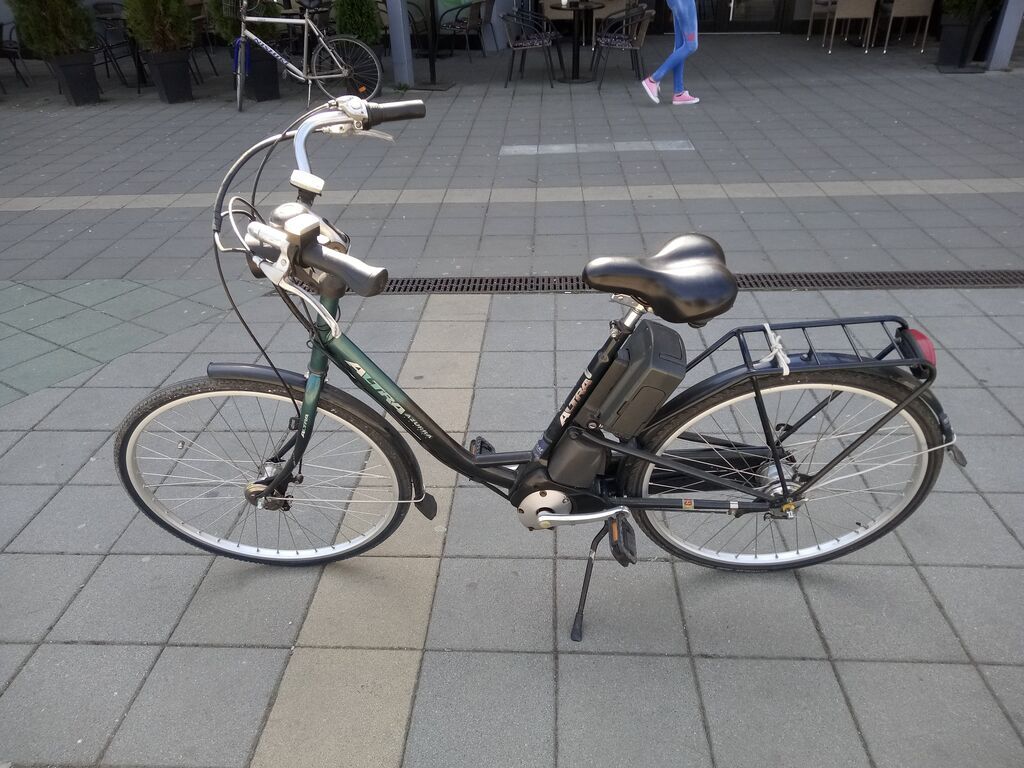 E.bicikla Jamaha - Tip: e‑bike (pedelec) sa niskim ulaznim okvirom