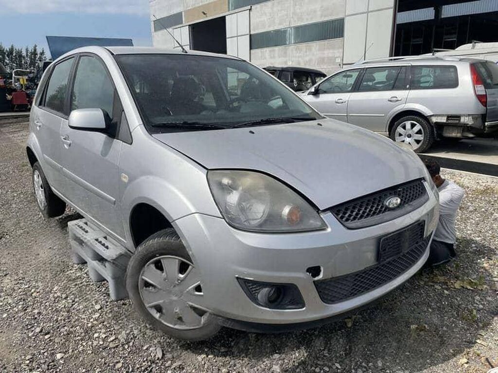 FORD FIESTA 1.25 2003. GOD. - KOMPLETAN AUTO U DELOVIMA | FORD