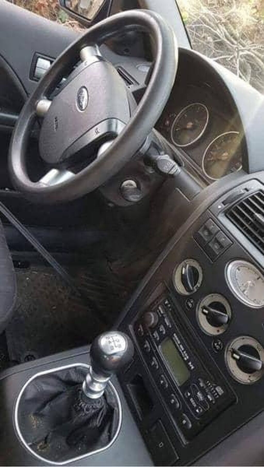 ENTERIJER PLASTIKE ZA FORD MONDEO OD 2001. DO 2005. GOD. | FORD