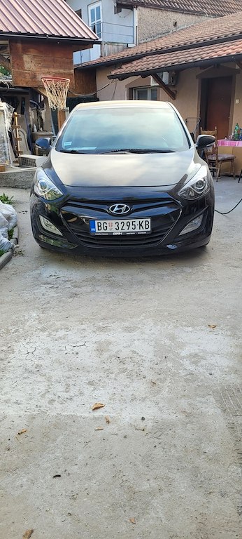 Hyundai i30 blue – hečbek, crna boja, beogradske tablice BG 3295-KB