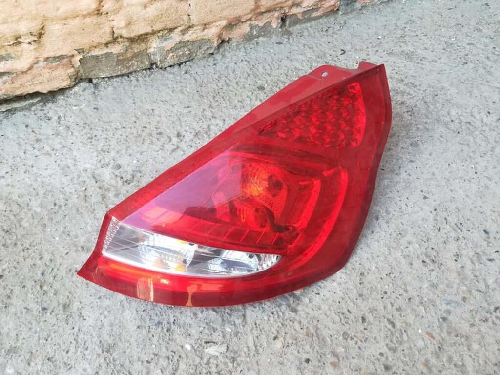 STOP LAMPE ZA FORD FIESTA ZA 2010. GOD. | FORD velika ponuda delova