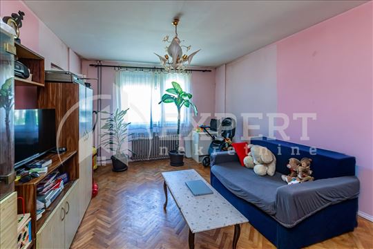 Trosoban, Duvanište, peti sprat, lift