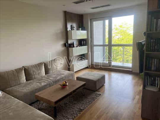 Stan,Sremska Kamenica,Centar,kv: 70.00