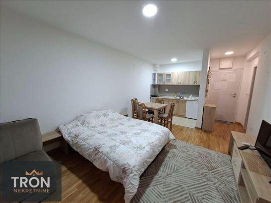 Garsonjera kod Snežnika 30m2 - odlična lokacija