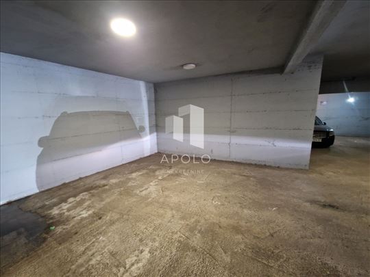Uknjižena garaža 18m² – Zvezdara