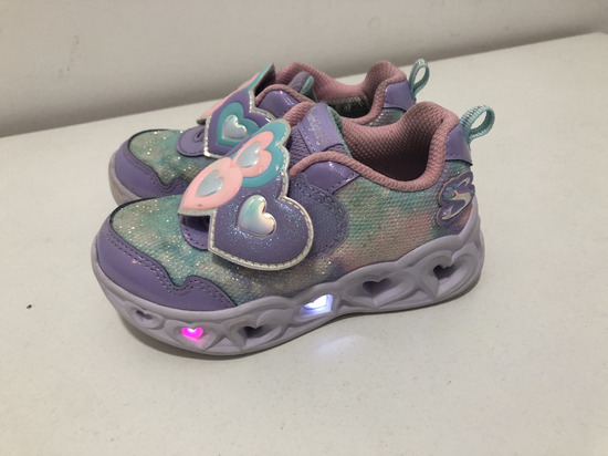 Skechers svetlece patikice 24