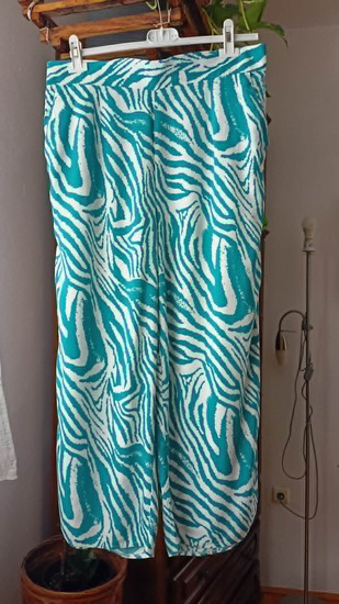pantalone marke Papaya,kao pero vel.42