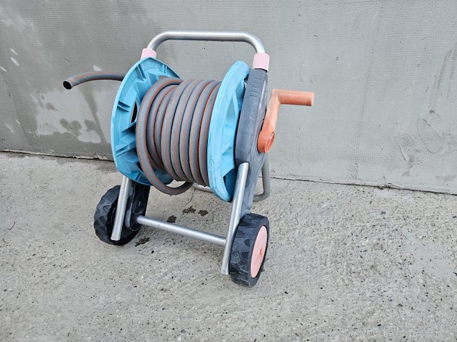 Gardena bastensko crevo Classic slauf na motalici 15m