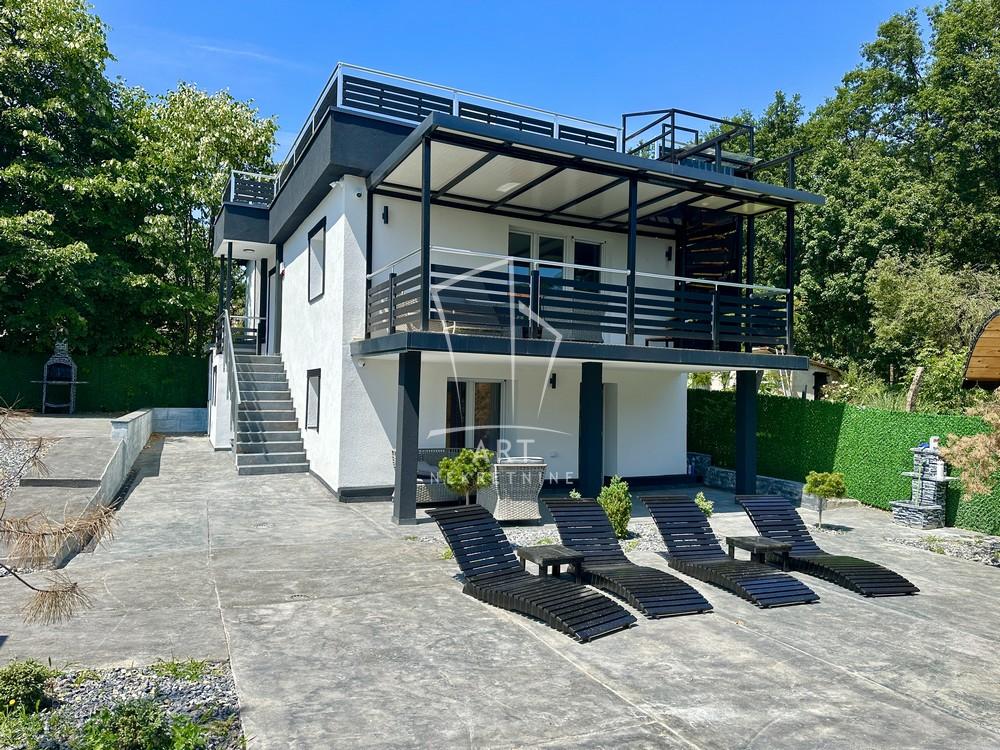Lux kuća sa bazenom i saunom, na 5 ari placa ID#1337511
270.000 €