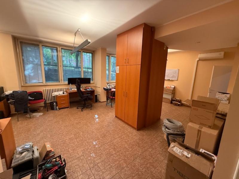 Banovo Brdo-Požeška-Poslovni prostor-137m2-Uknjižen ID#3243
280.000 €
