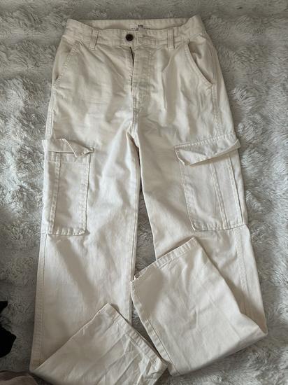 Bershka cargo bež pantalone 36