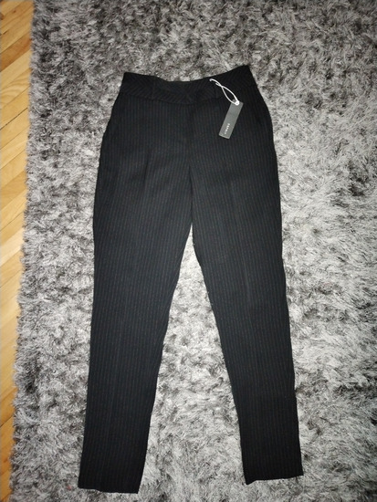 Esprit pantalone na pruge