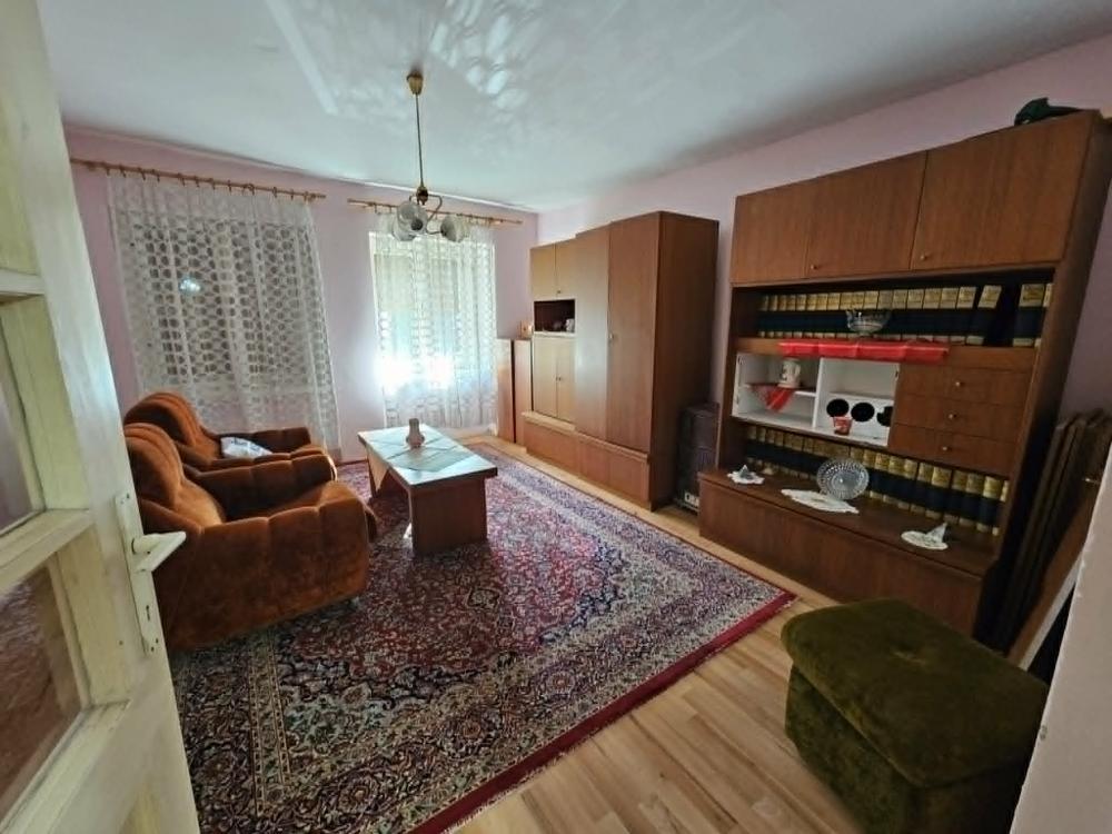 Bajnat četvorosobna samostalna kuća ID#1806
72.000 €