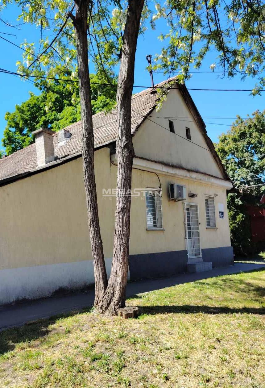 Zemun Novi Grad, kuća sa placem
330.000 €
