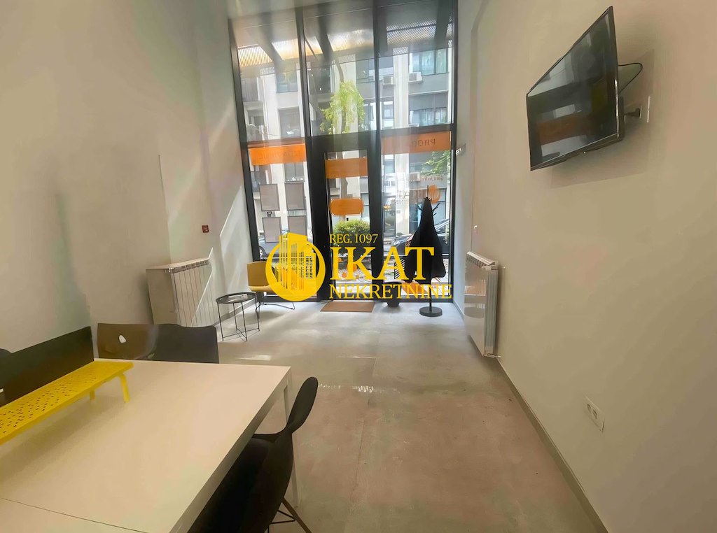 Ravanička, Zvezdara 45m2 izuzetan lokal ID#5063
1.000 €