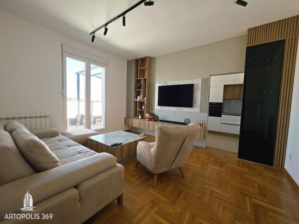 Nov, odličan, trosoban stan, garažno mesto, ostava ID#1227
260.000 €
