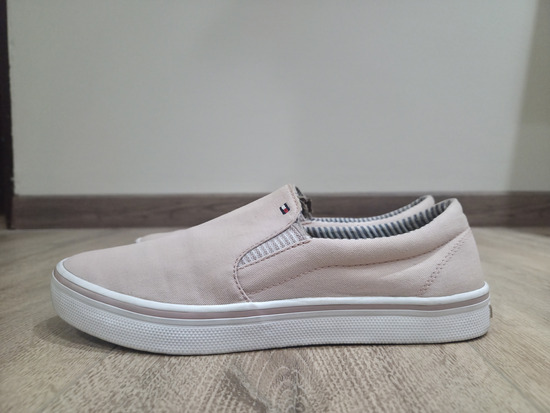 Tommy Hilfiger br 40