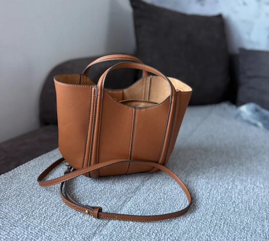 Zara torbica nova!