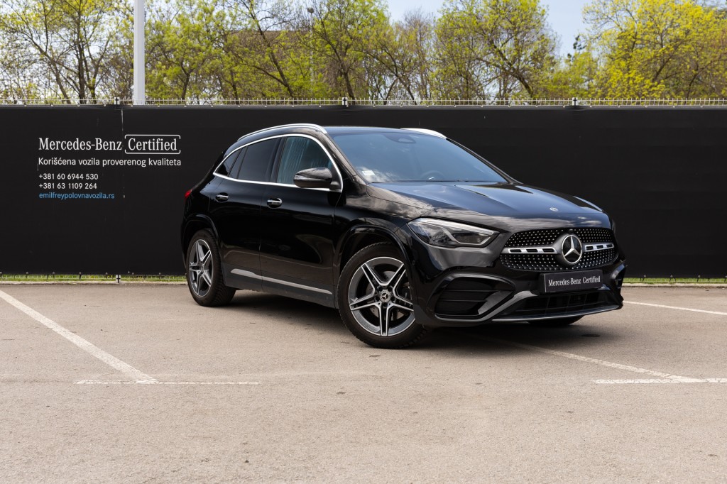 MERCEDES-BENZ GLA